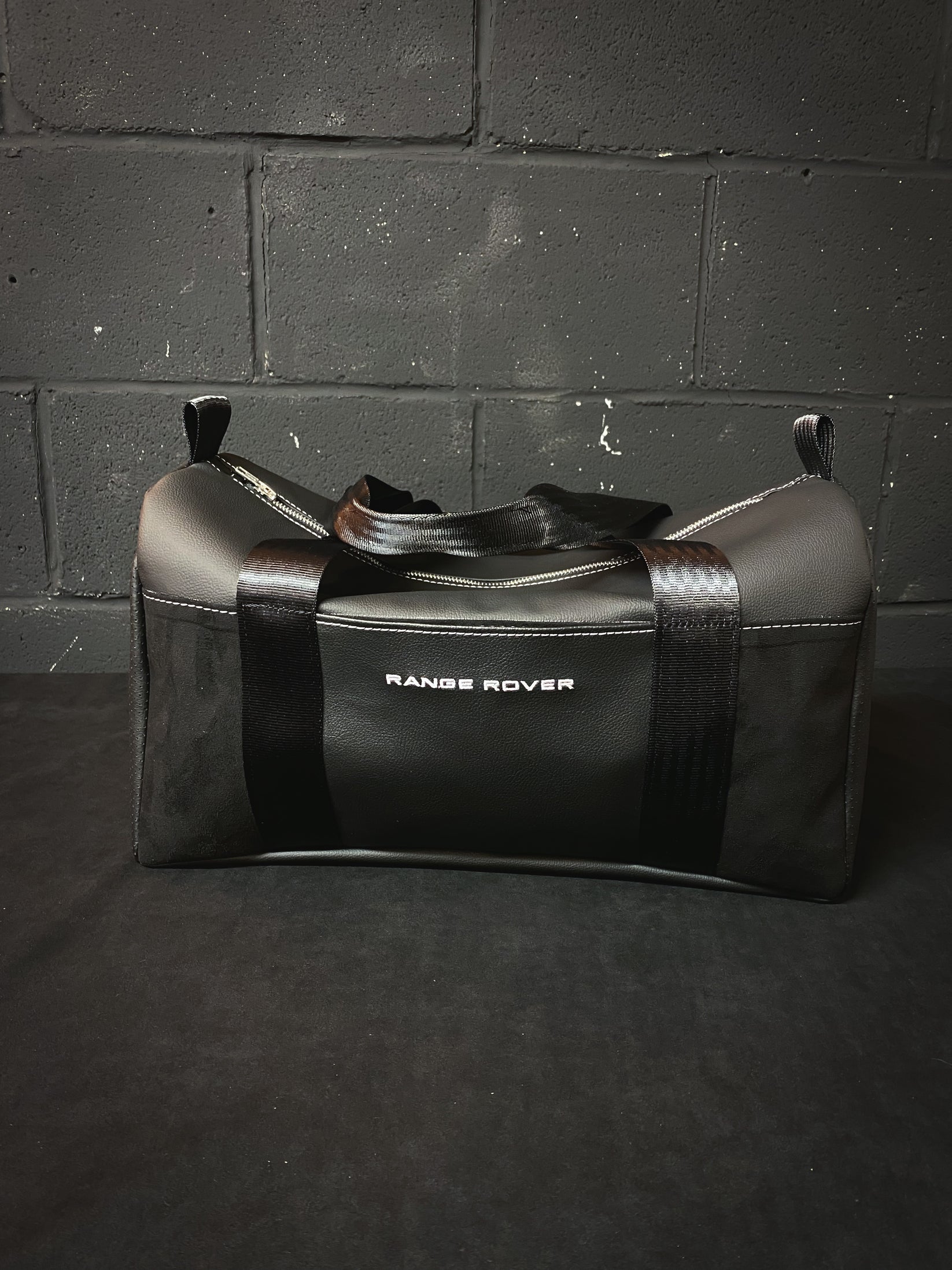 Range Rover Duffle Bag – Petrolhead Luggage